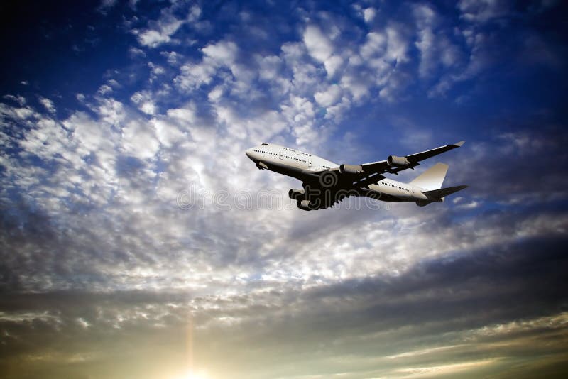 Decollo Dell'aereo Di Linea Fotografia Stock - Immagine di corsa ...