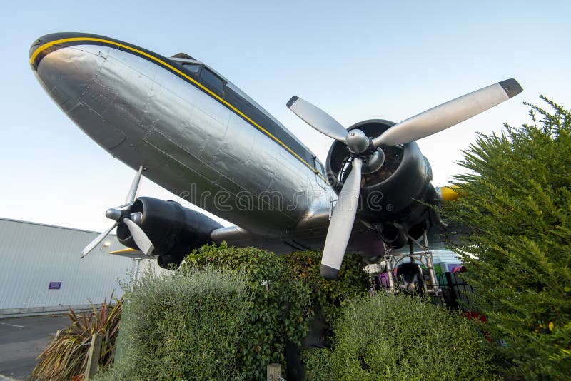 Douglas DC-3 Airplane editorial photography. Image of aviation - 328254062