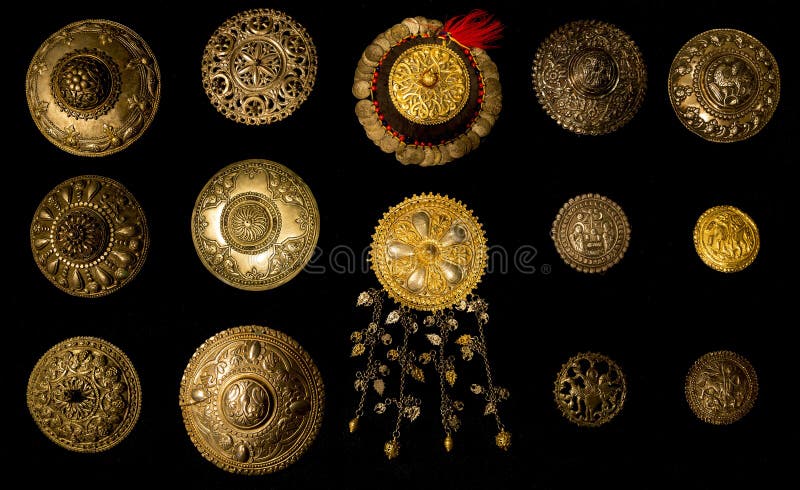 Decoraciones Principales De Oro Antiguas Foto de archivo - Imagen de ...