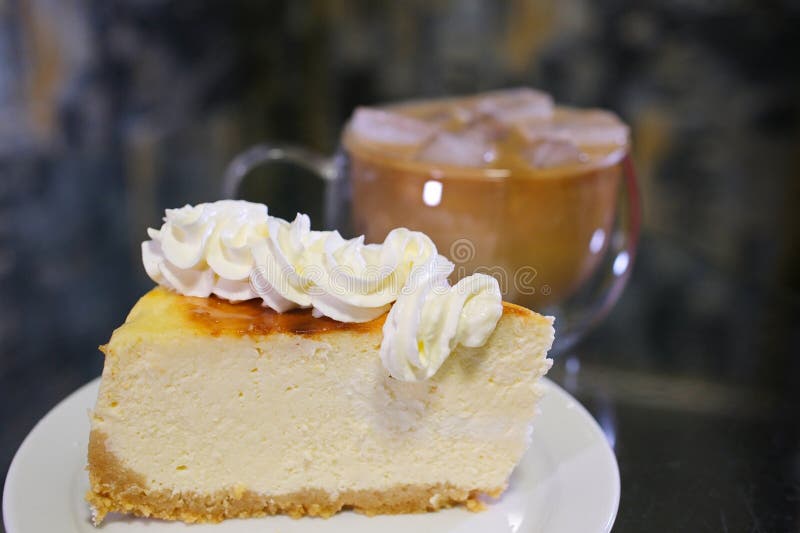 Decorate Cheesecake Cake with Cream Chef Decorating Raspberry Mousse ...