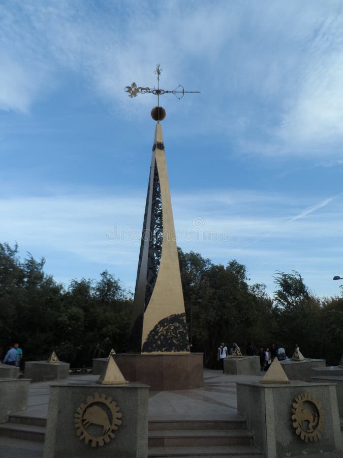 Decorative Pointer for Outdoors Hawaii Theme Birthday Party, Vertical ...