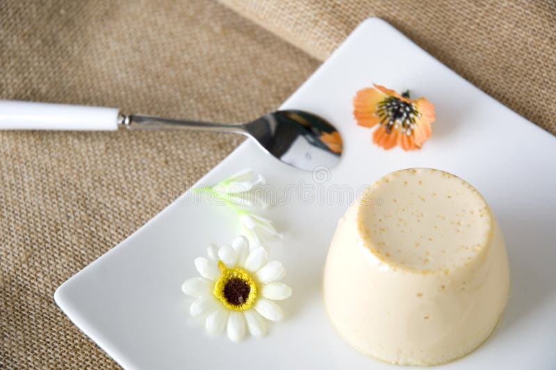 Decoration dessert plate stock photo. Image of white - 38633624