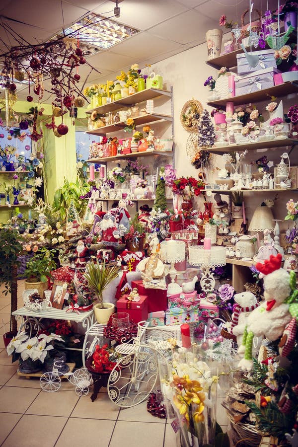 Decoration flower shop editorial photo. Image of living - 83047116