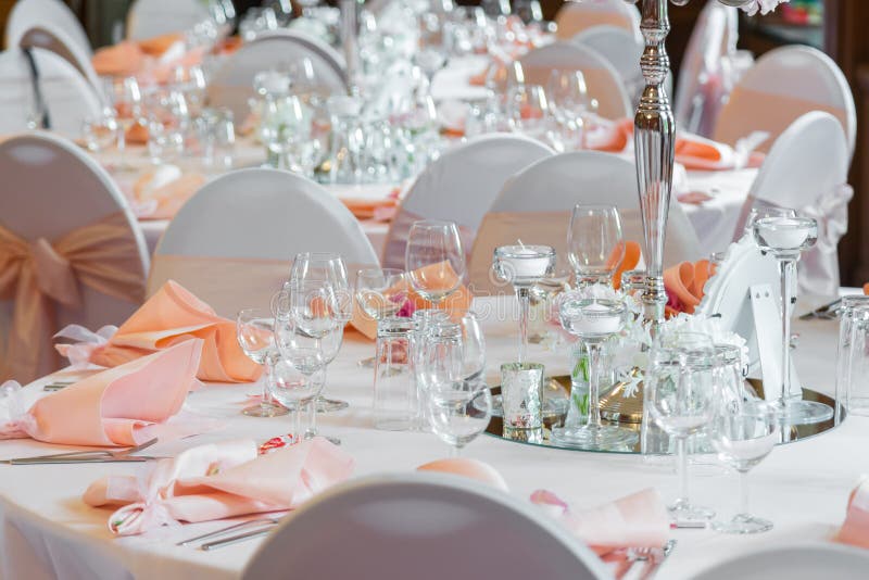 Decoration of the Table in a Pink Style. Wedding Decorations in Pink ...