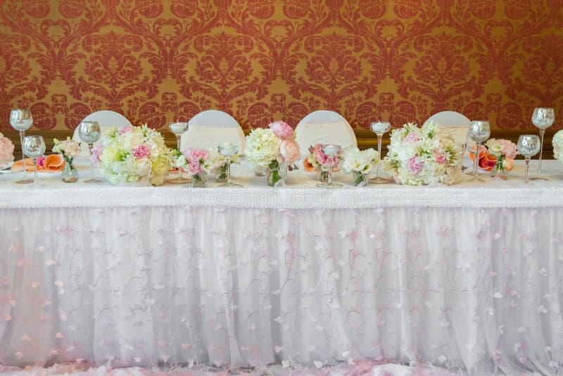 Decoration of the Table in a Pink Style. Wedding Decorations in Pink ...