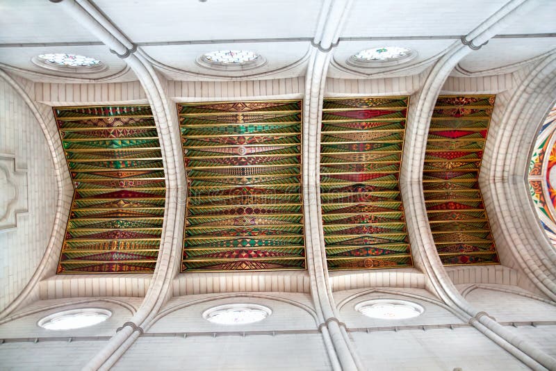 Decorative Ceiling Traditional Chinese Stock Image - Image of holy ...