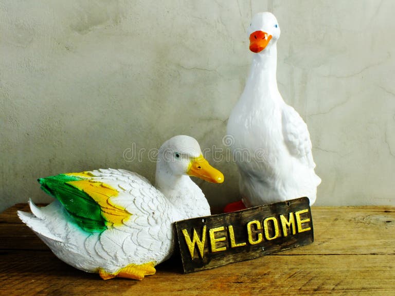 Decorative Ceramic Duck Decor Ceramic Statue with Welcome Sign Stock ...