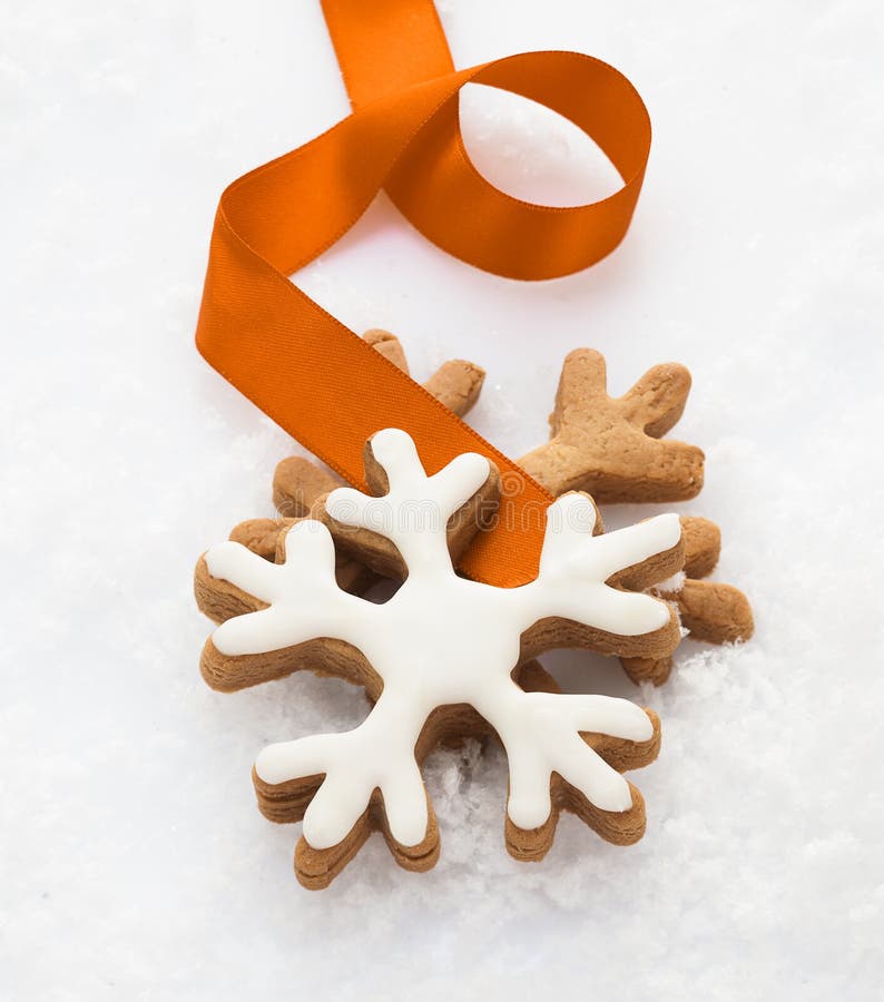Decorative iced snowflake biscuit, Decorative iced snowflake biscuits ...