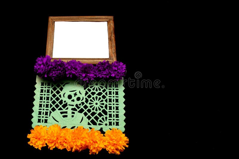 Decorative Objects for the Altar of the Day of the Dead Make a Frame ...