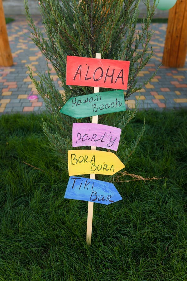 Decorative Pointer for Outdoors Hawaii Theme Birthday Party, Vertical ...
