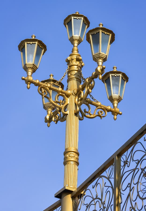 Decorative street light stock image. Image of urban - 140361167