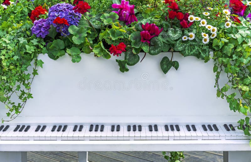 Piano Flowers Stock Photos - Download 2,562 Royalty Free Photos
