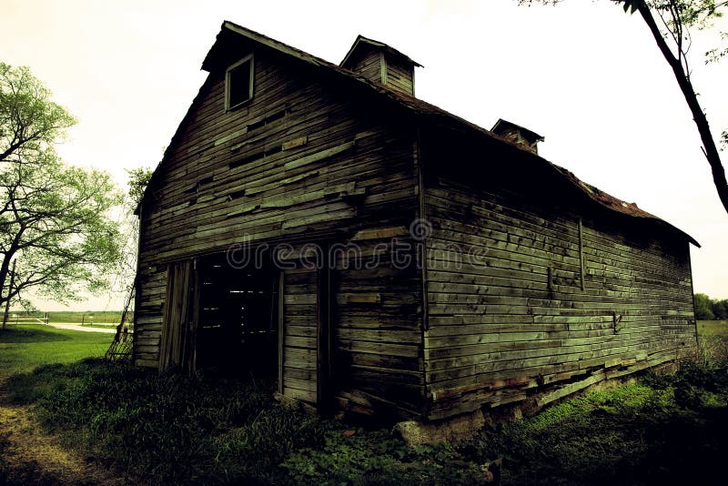 Decrepit barn perspective stock image. Image of agricultural - 2985577