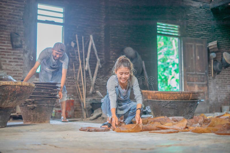 Artisan Craftsmanship: Hands-on Traditional Textile Making in Rural ...