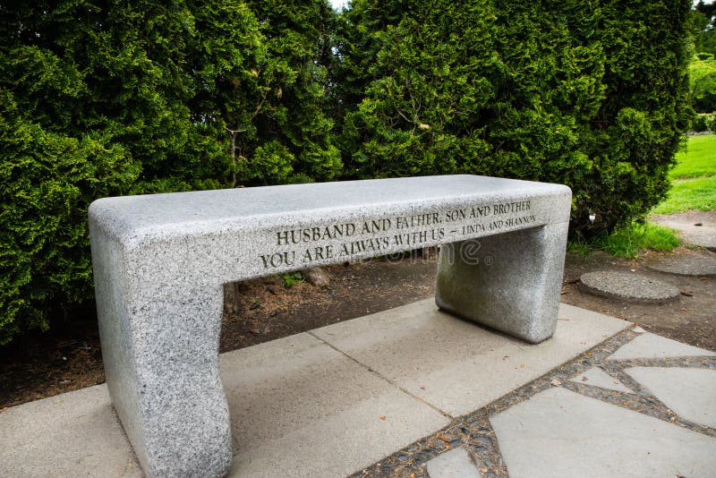 Bruce Lee and Brandon Lee Grave Site Editorial Stock Photo - Image of ...