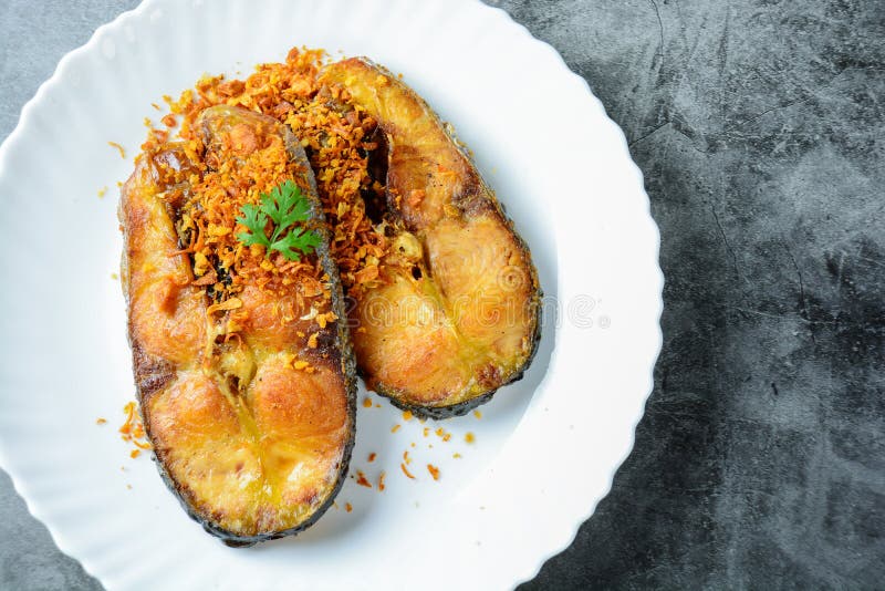 Deep Fried Pangasius Fish With Black Pepper Garlic And Fish Source ...