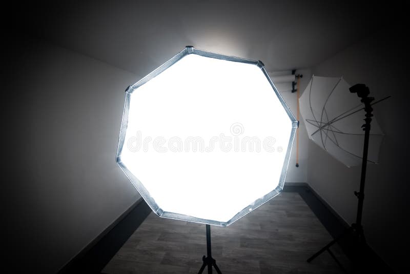Deep Octobox Studio Softbox Modifier is Shooting in the Studio Stock ...