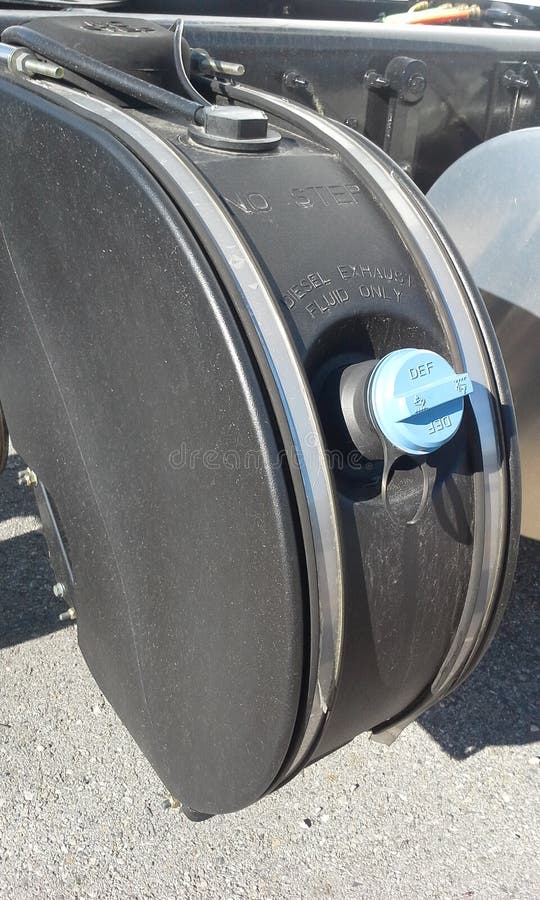 De Tank Van DEF Van De Semi Vrachtwagen Stock Foto - Image of vloeistof ...