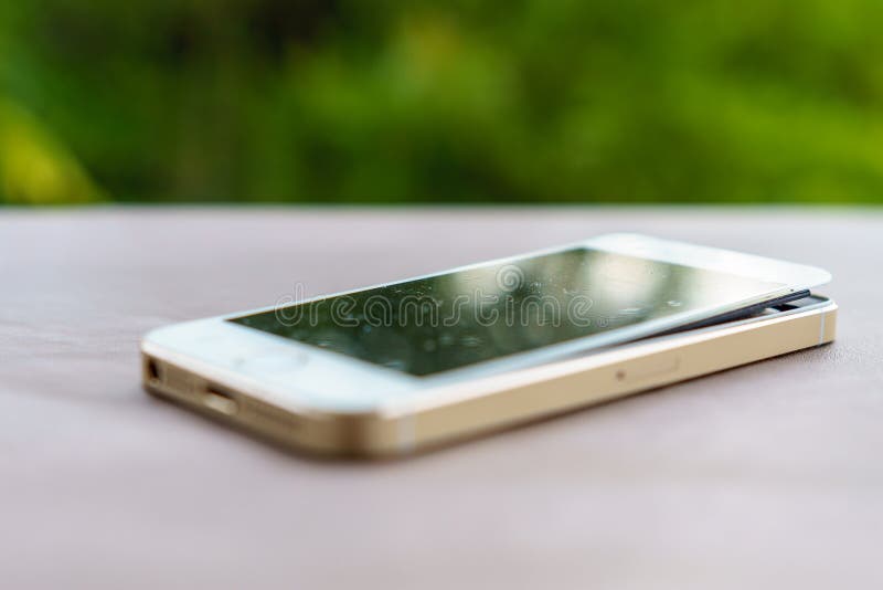 Defective smartphone. stock image. Image of open, screen - 55109309