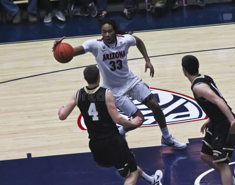 A Defended Arizona Wildcat Jesse Perry Editorial Photography - Image of ...