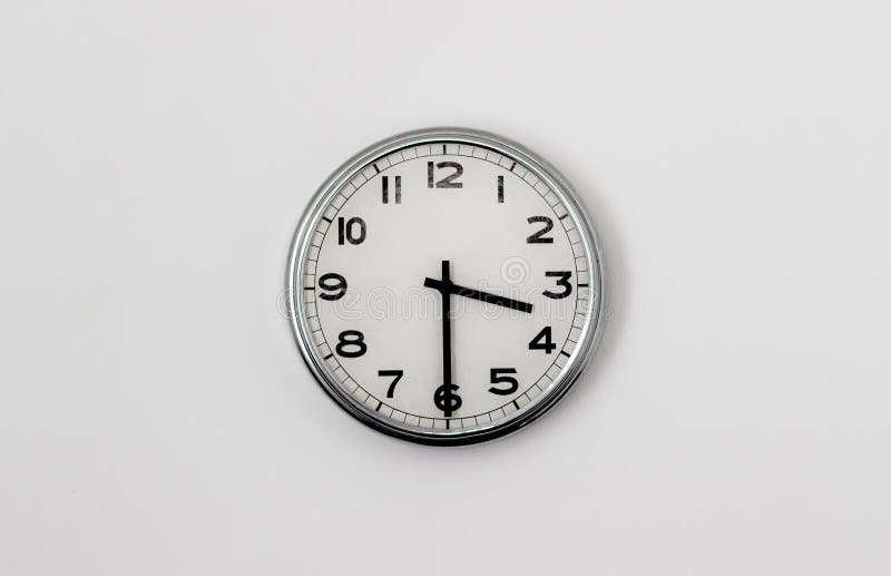 7:45 del reloj foto de archivo. Imagen de forma, muestra - 102068866