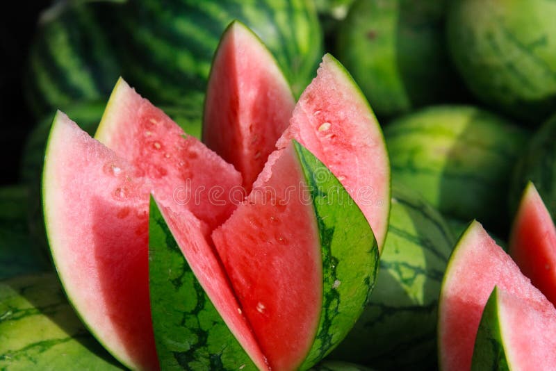 Deliziosa Anguria Tagliata a Pezzi Fotografia Stock - Immagine di ...