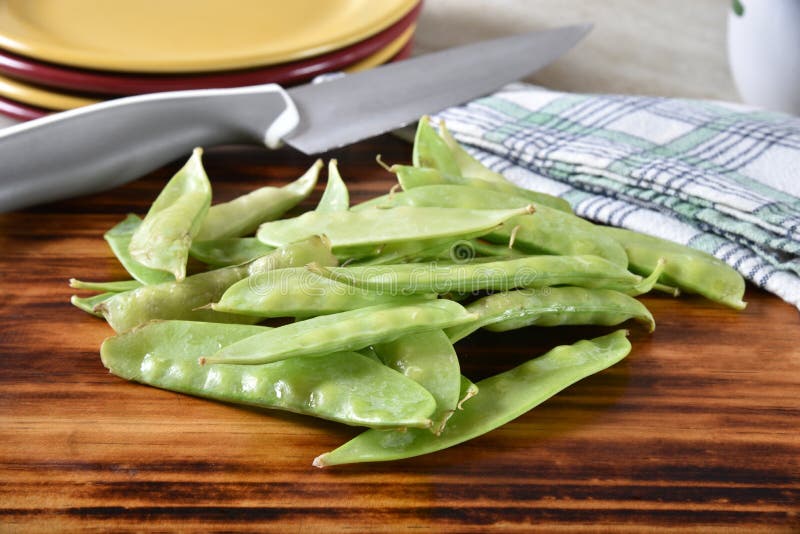 Delcious raw snow peas stock image. Image of uncooked - 140922217