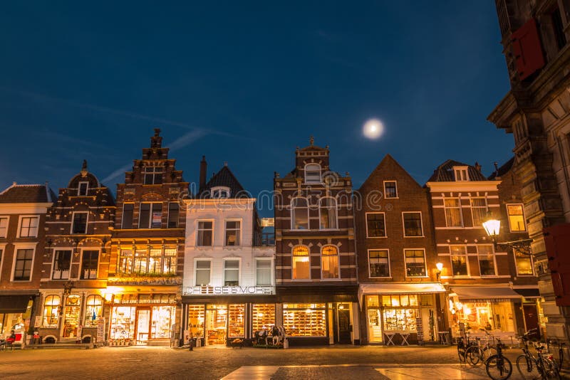 Delft Netherlands at night editorial photo. Image of markt - 54687946