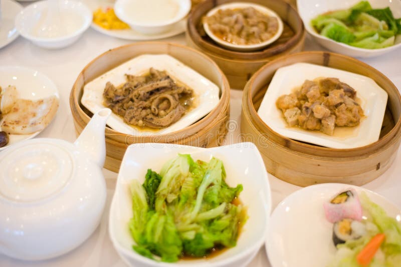 Chinese Traditional Knocker Stock Photo - Image of doorway, bronzed ...