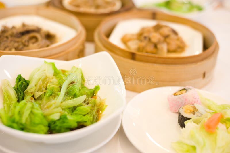 Chinese Traditional Knocker Stock Photo - Image of doorway, bronzed ...