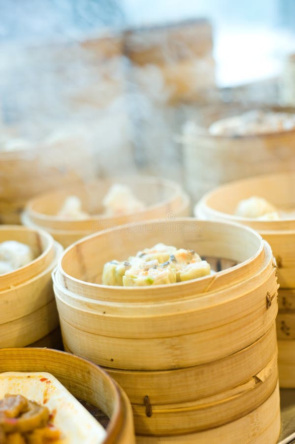 Chinese Traditional Knocker Stock Photo - Image of doorway, bronzed ...