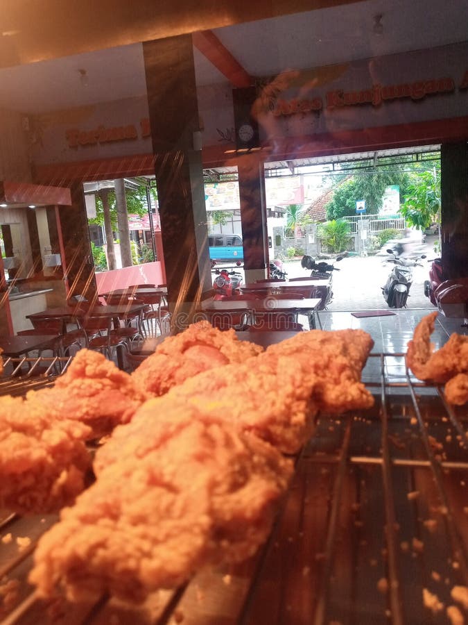 Delicious Fast Food Crispy Chicken Stock Photo - Image of chicken ...