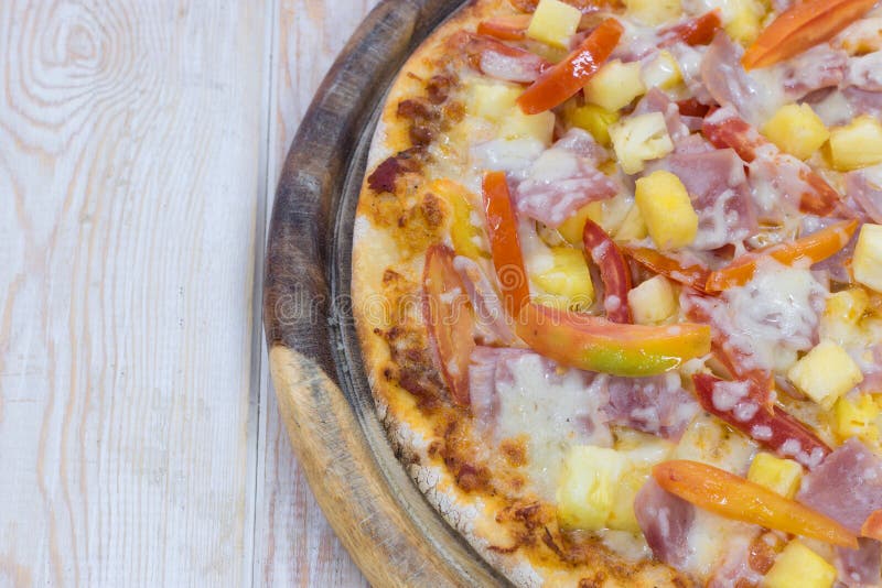 Delicious hawaiian pizza stock image. Image of deluxe - 46076173