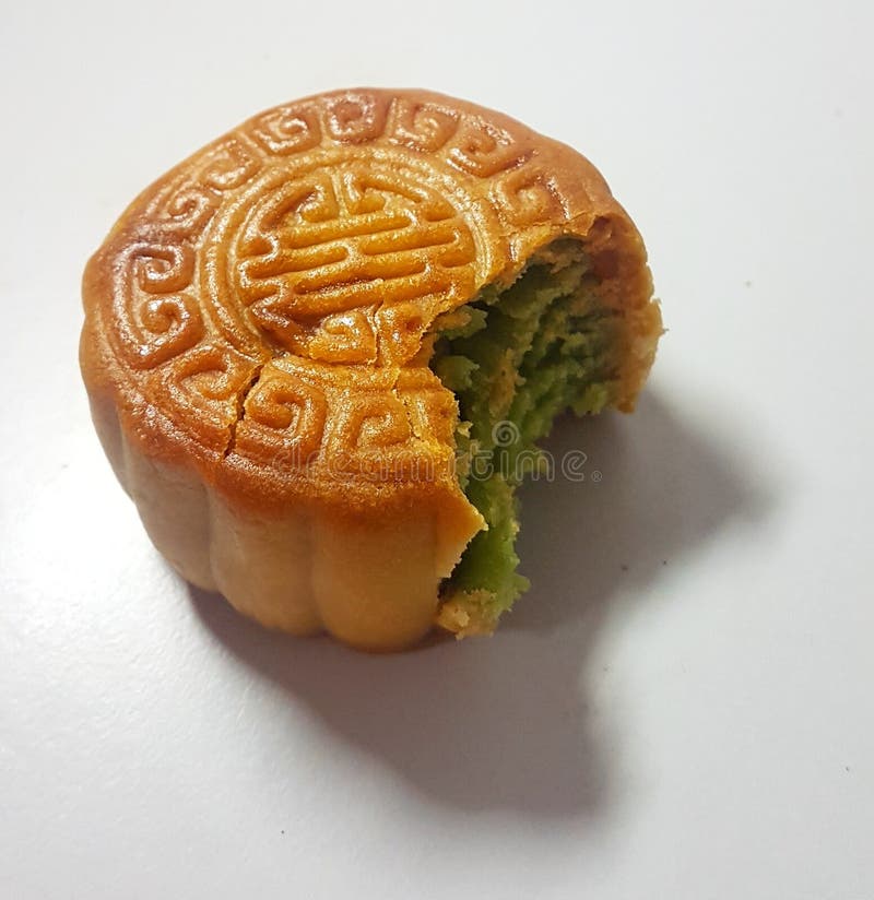 Delicious Moon Cake for Mid-Autumn Festival with Beautiful Pattern ...