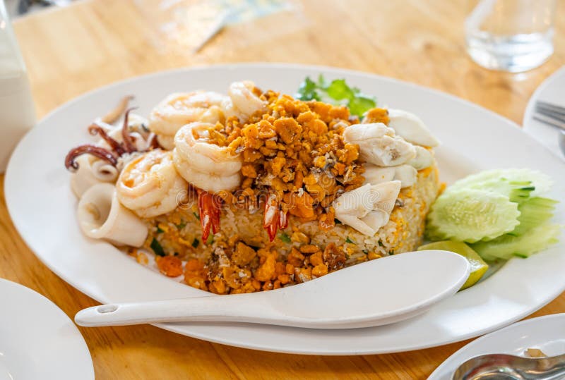 Delicious Seafood Thai Fried Rice (crab Meat, Shrimp, Crab Roe and ...