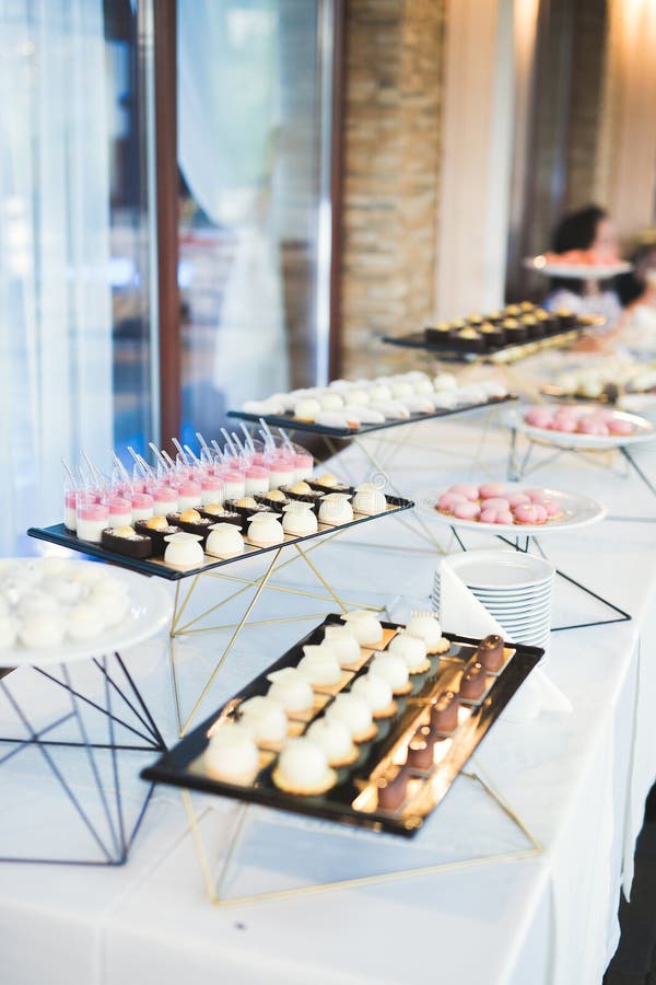 Delicious Sweets on Wedding Candy Buffet with Desserts, Cupcakes Stock ...