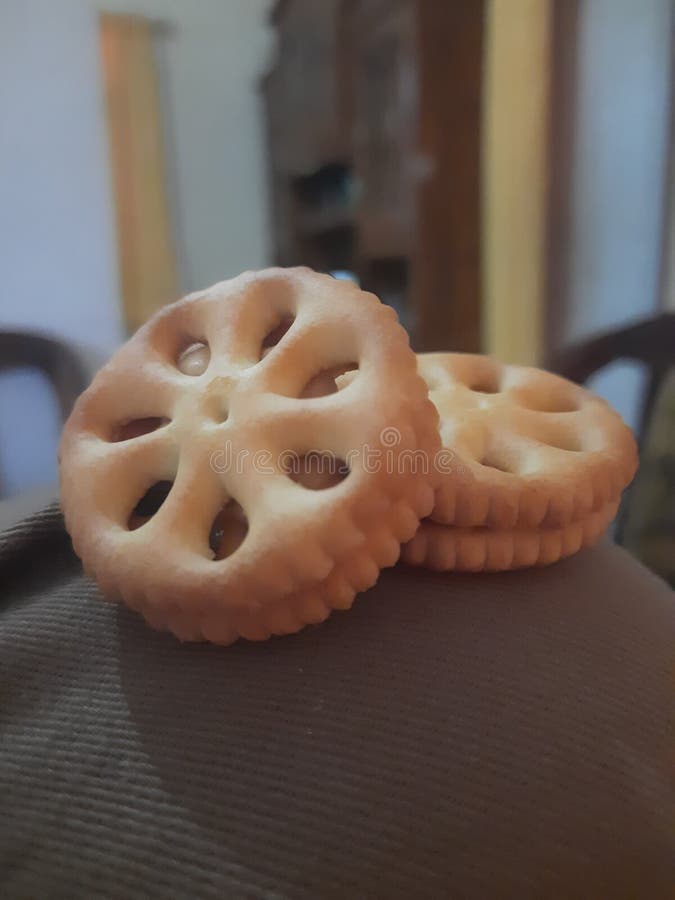 Delicious Yellow Round Cake Stock Image - Image of delicious, yellow ...