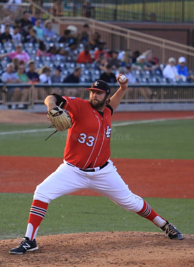 Delivering the Baseball Pitcher Editorial Image - Image of action ...
