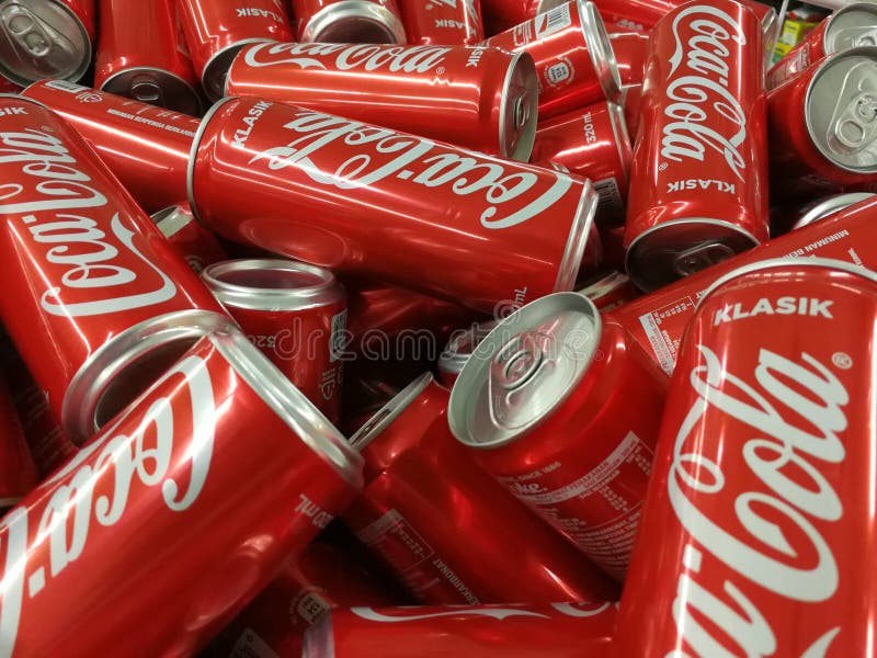 Della Coca-cola Della Bevanda Grpund Indietro Immagine Editoriale ...