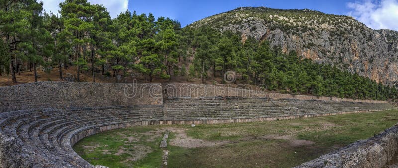 Delphi, Griechenland Das Alte Stadion Von Delphi Stockfoto - Bild von ...