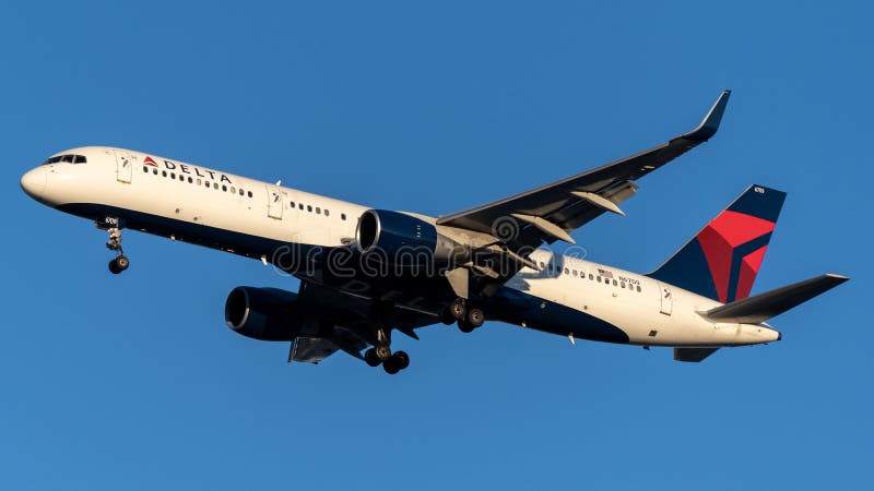 Delta Air Lines Boeing 757 in Flight Editorial Photography - Image of ...