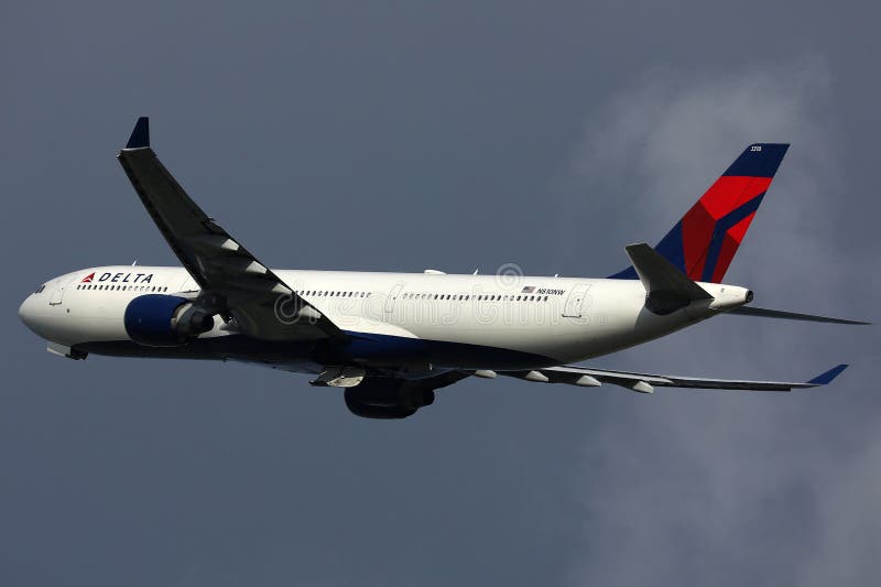 Delta Airlines Plane Flying Up in the Sky Editorial Image - Image of ...