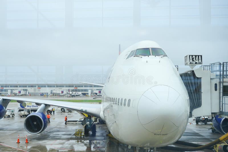 Delta airlines editorial photography. Image of detroit - 58005392