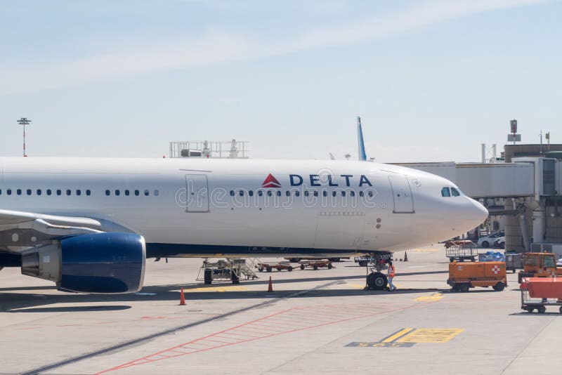 Delta Airplane Arrived at the Airport Editorial Photo - Image of ...