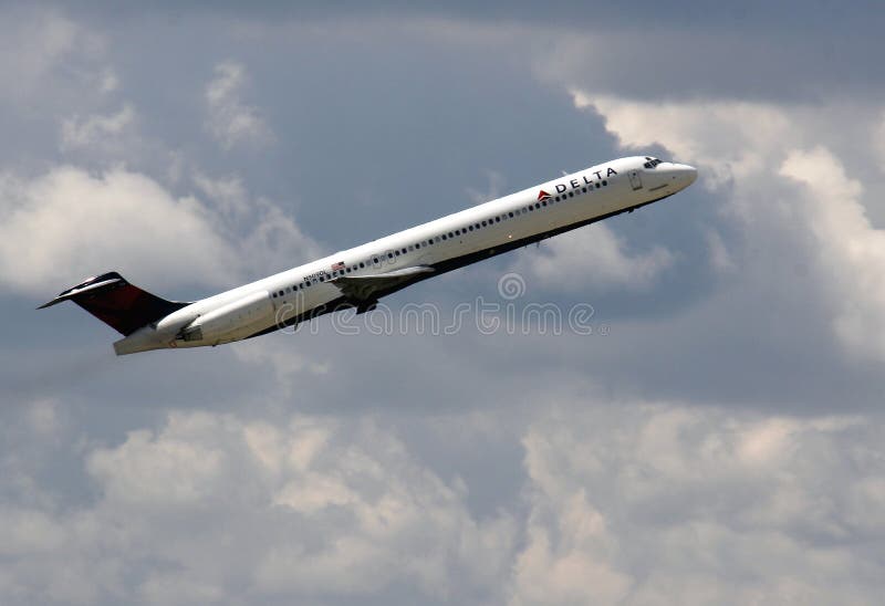 Delta plane flying editorial photo. Image of commercial - 31876166