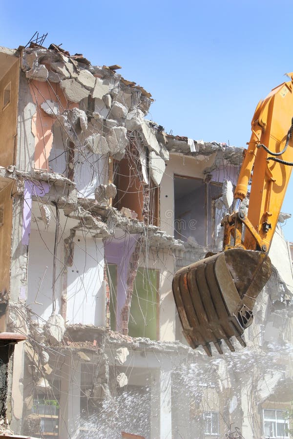 Demolición De La Maquinaria Y Del Edificio De La Excavación Foto de archivo - Imagen de ...