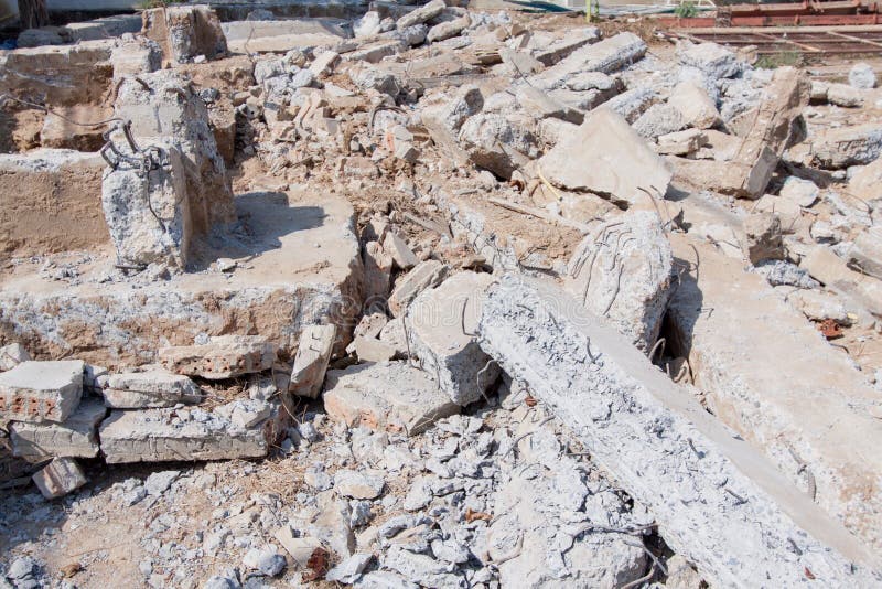 Demolition beams stock image. Image of digger, destroy - 28918001