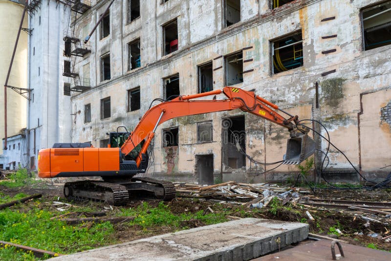 Demolition Building Excavator Demolition of the Building Stock Photo ...