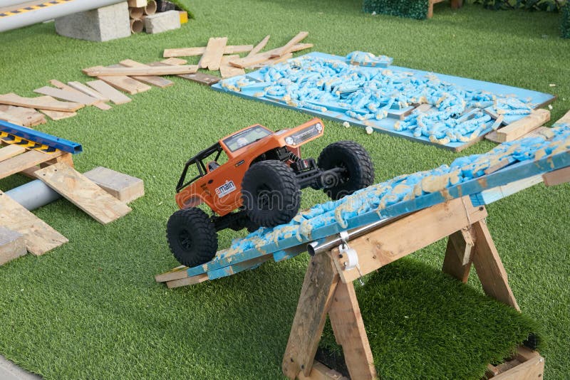 Demonstrador Da Esteira Rolante Imagem Editorial - Imagem de passatempo ...