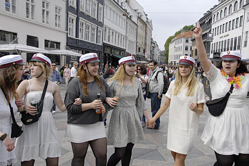 DENMARK_students celebra foto de archivo editorial. Imagen de comer ...